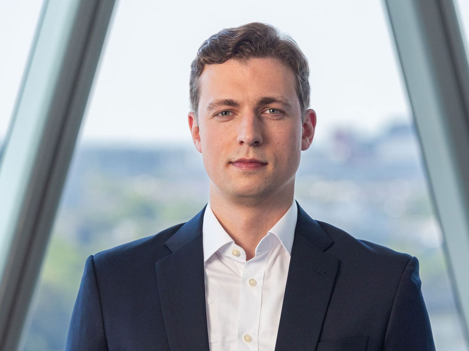 Magnus Singer — Advent International